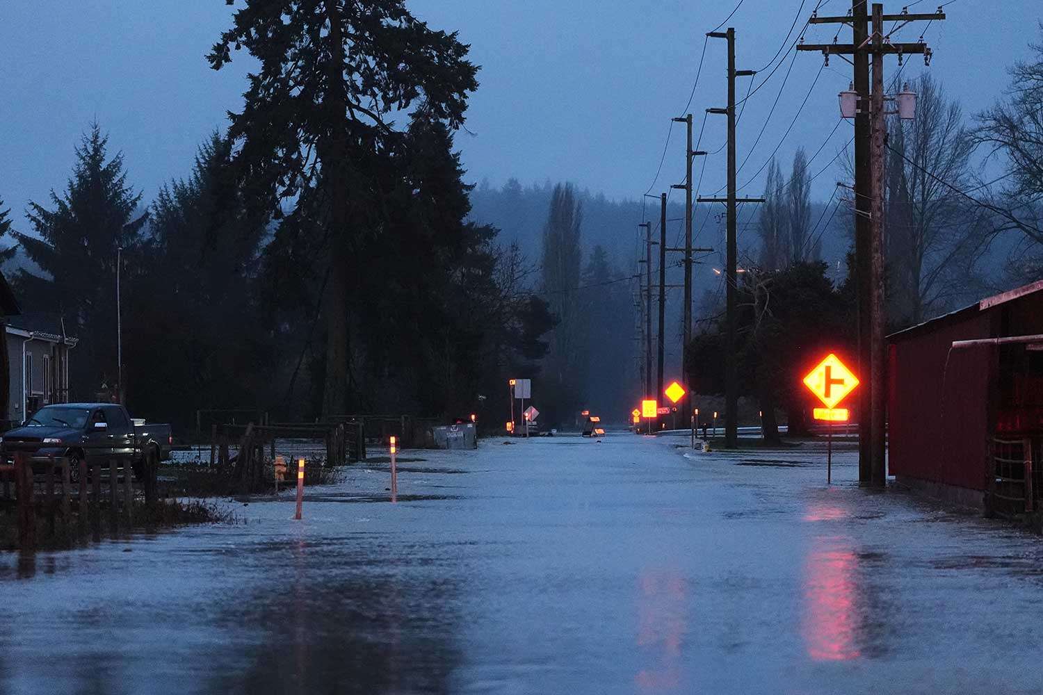 Over a dozen rescued due to flooding in Washington, officials warn that ...