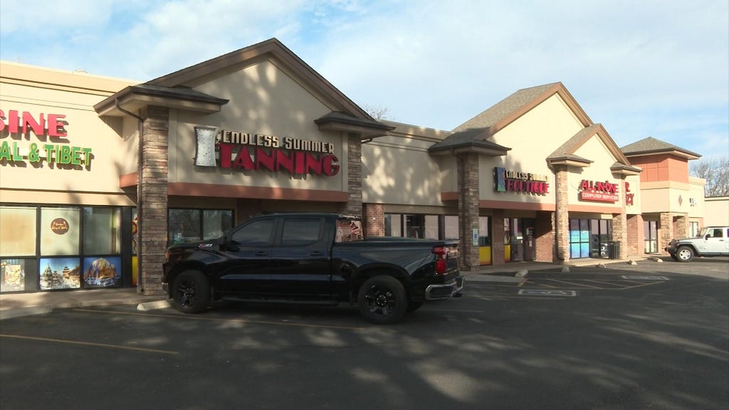 Man arrested after hammer attack at Northern Colorado tanning salon ...