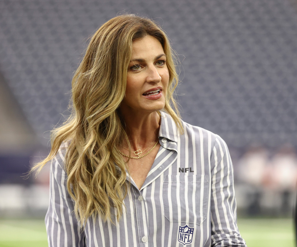 Erin Andrews makes announcement amid NFL playoffs