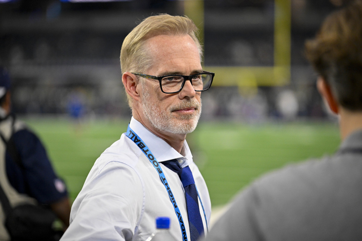 NFL announcer Joe Buck hid painful injury in Week 18