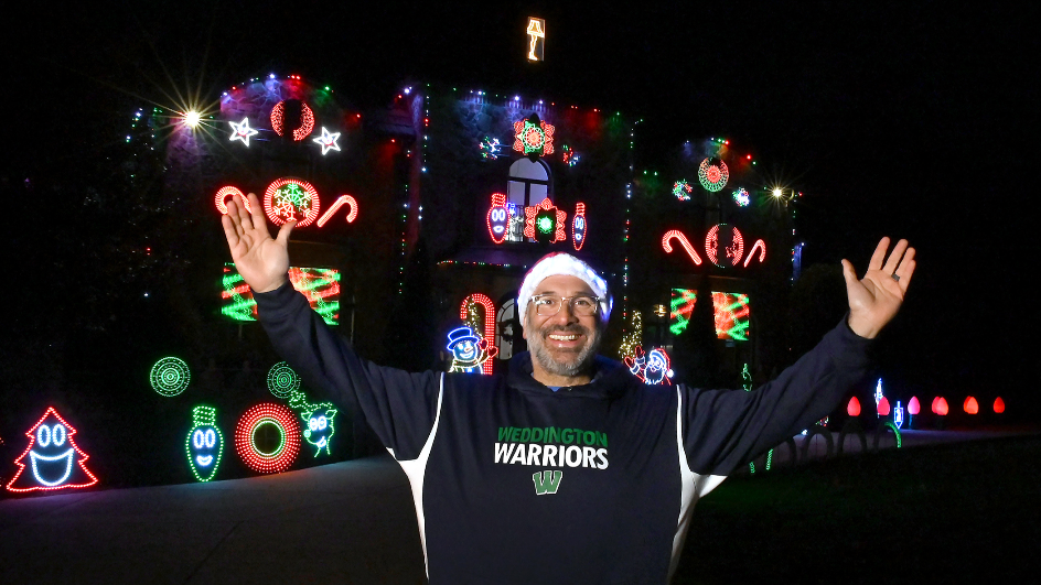 60,000 LEDs glow at Waxhaw home's high flying lights show