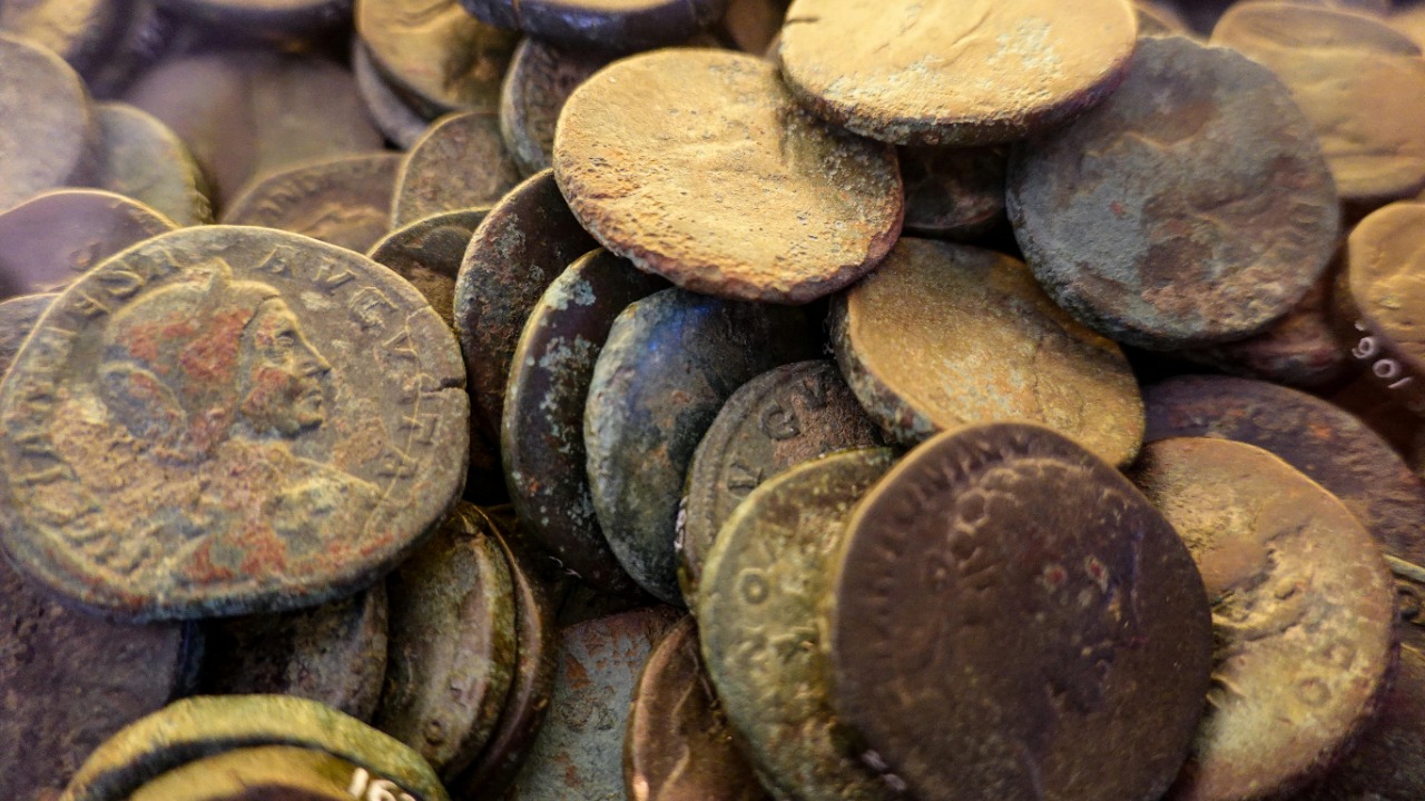 Israeli dig finds coin hoard from the last stand against Rome