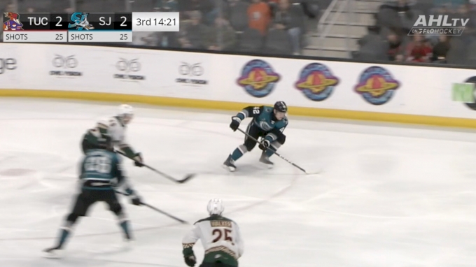 Michael Misa sets up highlight-reel spin-o-rama goal for Luca Cagnoni