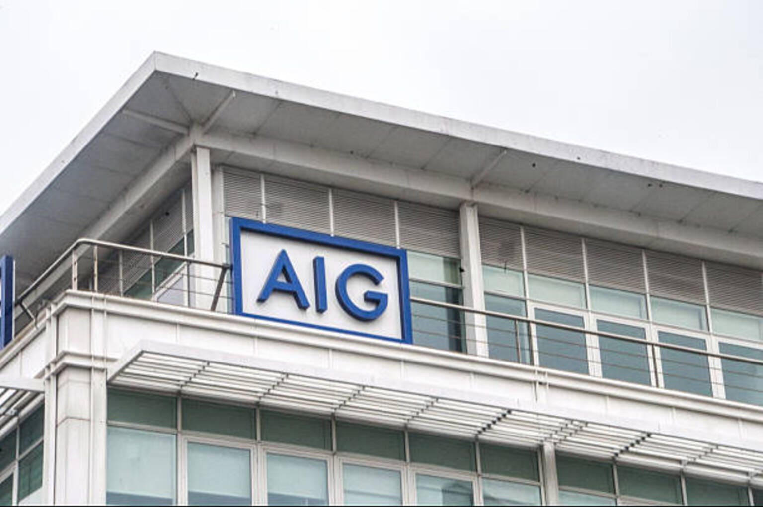AIG gains on report Chubb made informal takeover approach (update)