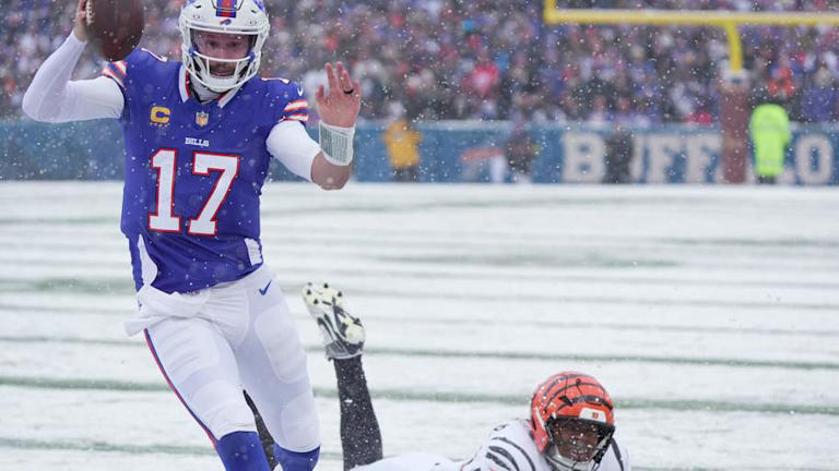 Josh Allen earns esteemed NFL honor after historic effort in Bills' win ...