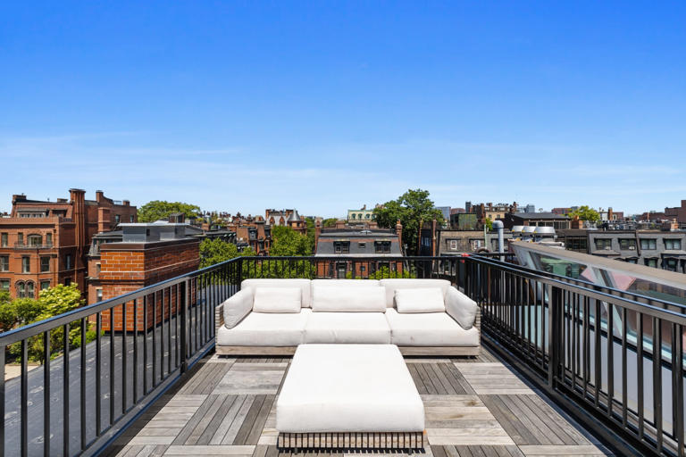 Interim Kroger CEO buys $11.5 million Boston home from former Celtics ...