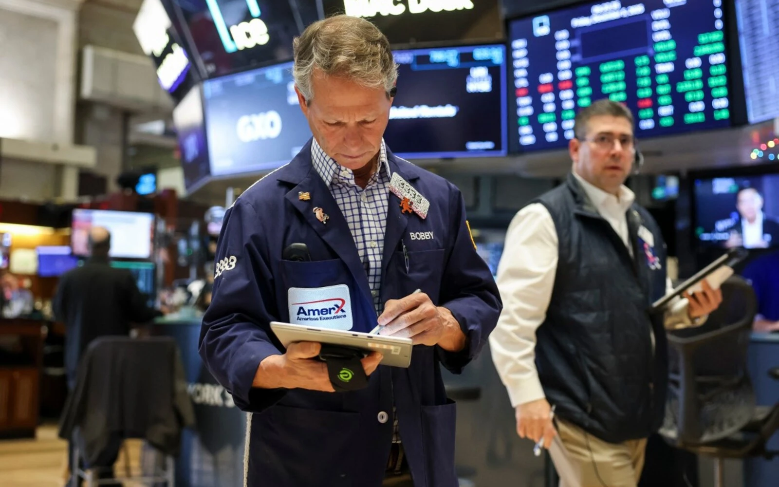 S&P 500 and Nasdaq hit record closing highs as US and Iran agree to ...