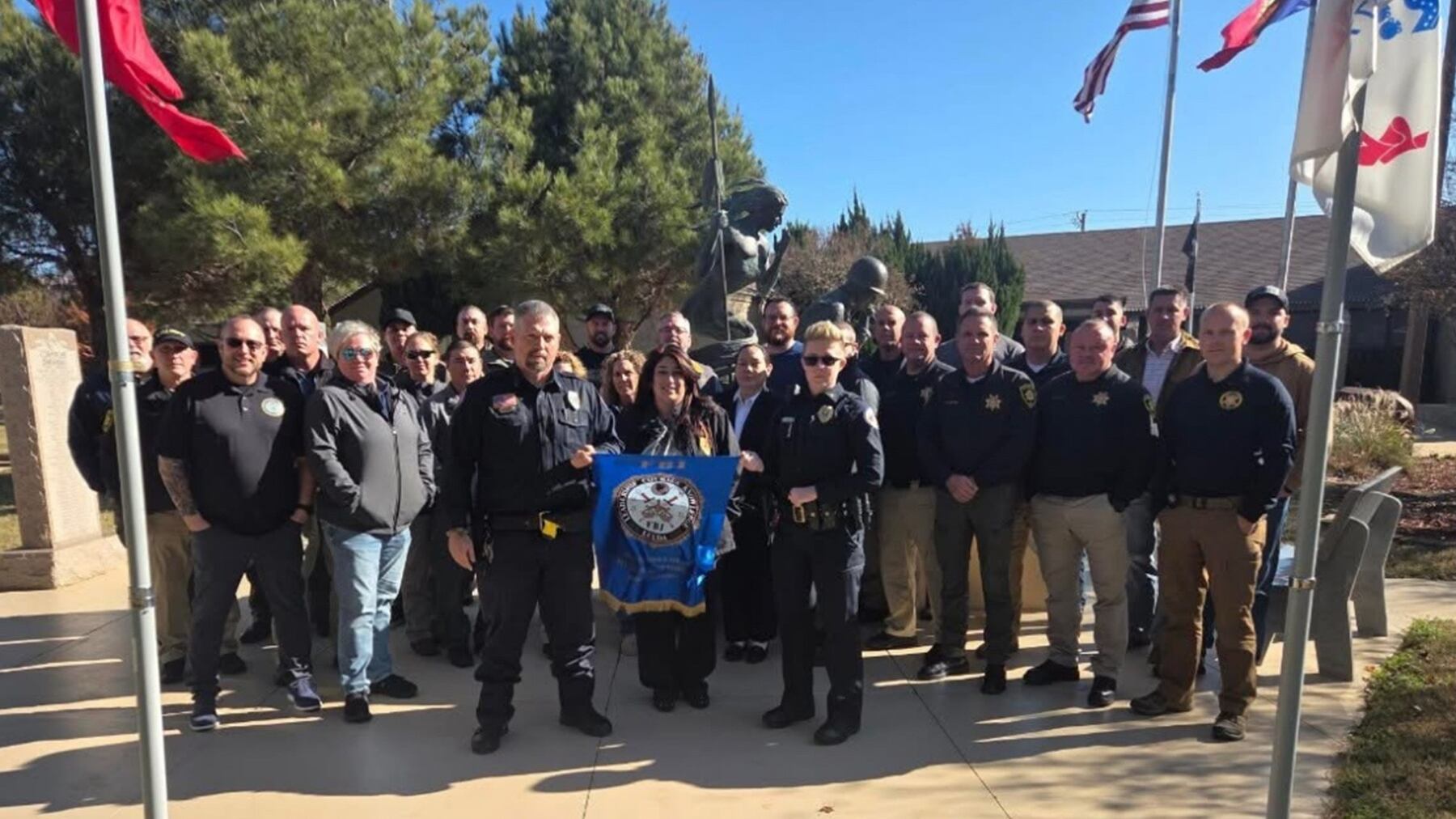 Duncan police officers complete FBI supervisor training