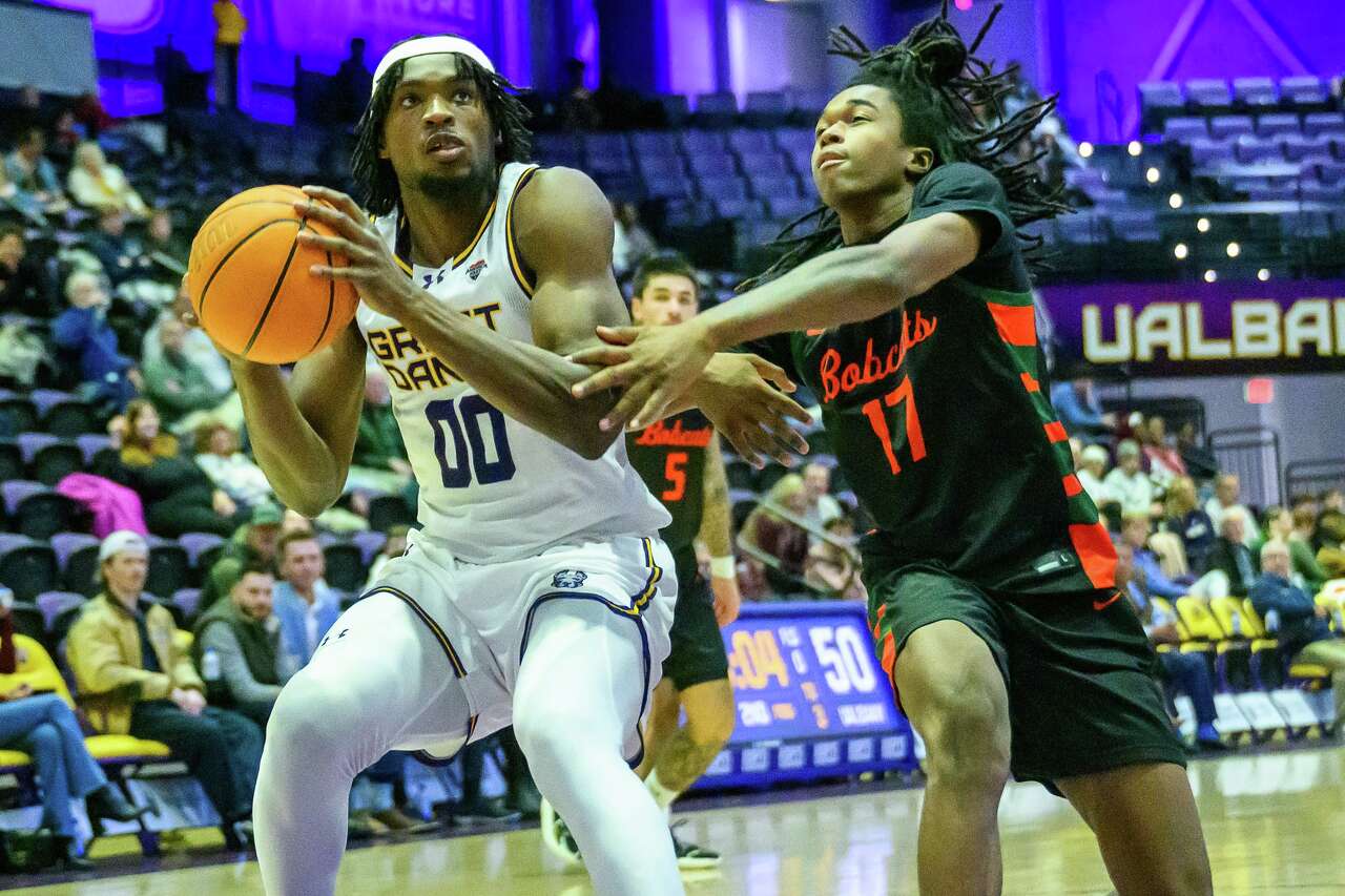 UAlbany men's basketball falls to Yale in Hall of Fame Classic