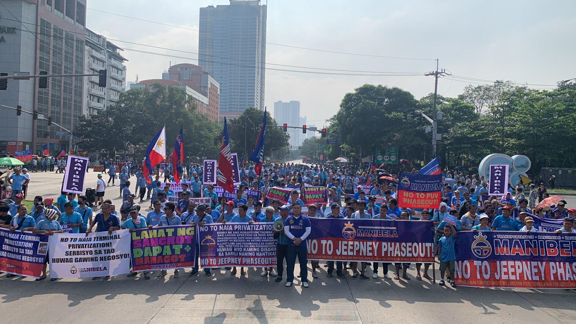 Manibela halts transport strike on day 2 after talks with DOTr