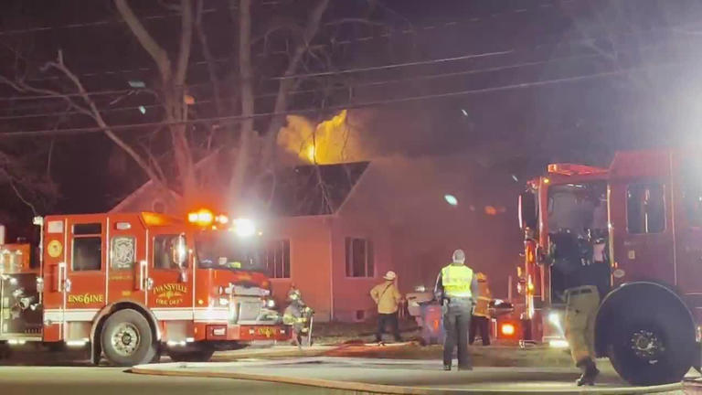 Evansville firefighter fell through floor at house fire, officials say