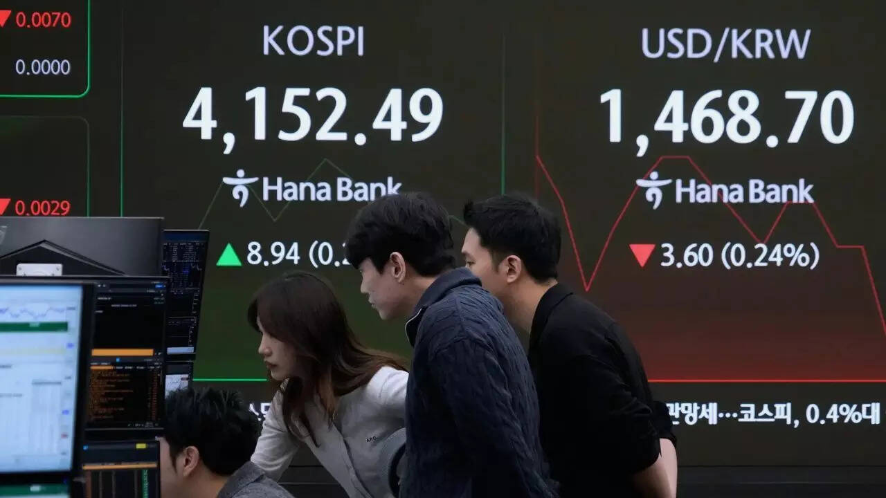 Asian stocks today: Markets rise as Fed delivers third straight rate ...