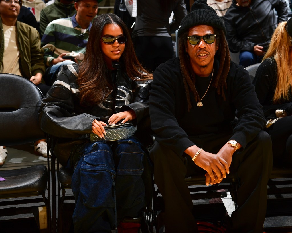 Jay-Z, Blue Ivy take in Lakers-Spurs game with courtside seats