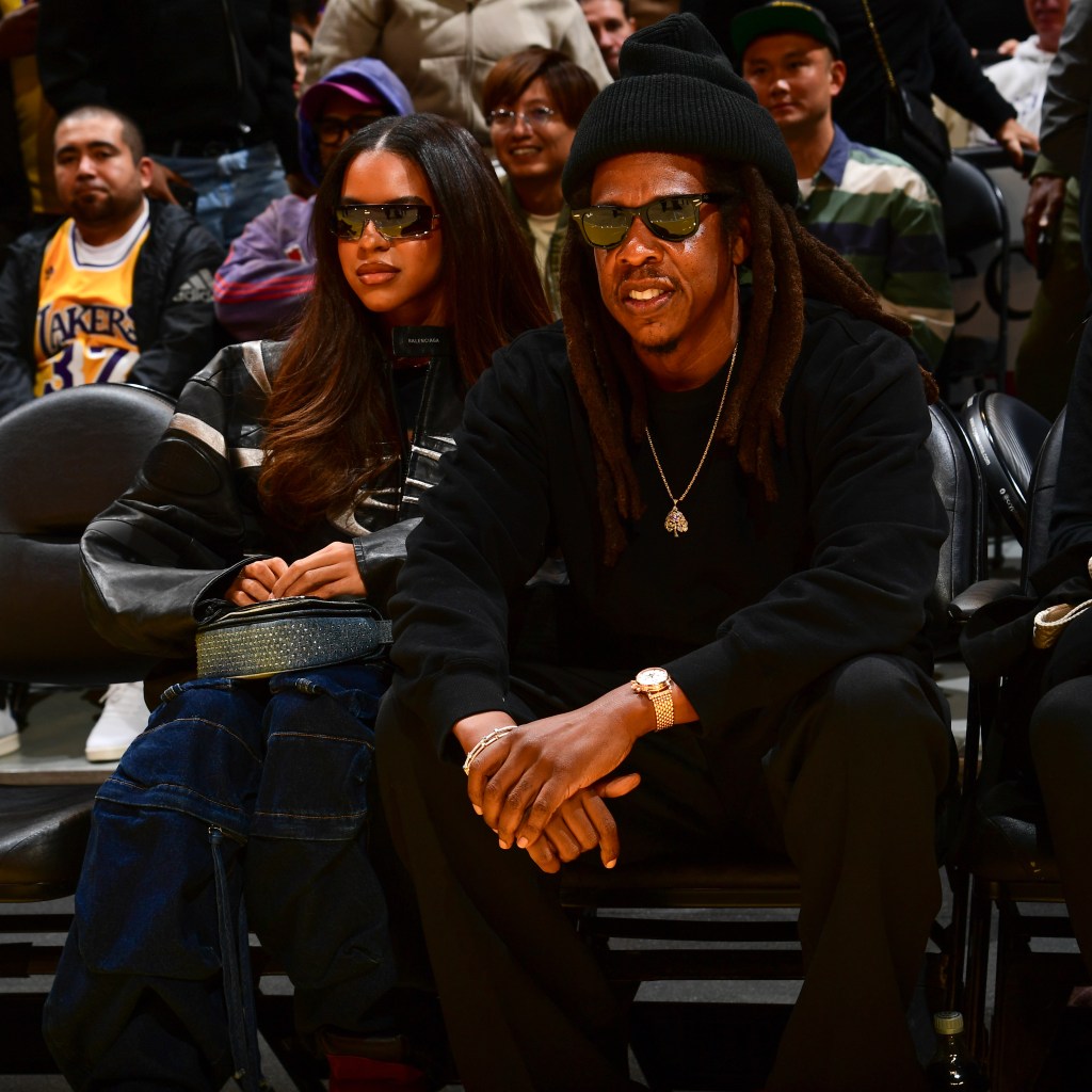 Jay-Z, Blue Ivy take in Lakers-Spurs game with courtside seats