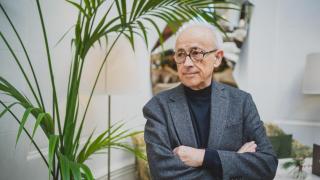 Noam Chomsky (98), filósofo, sobre la felicidad: "Limitar las opiniones ...