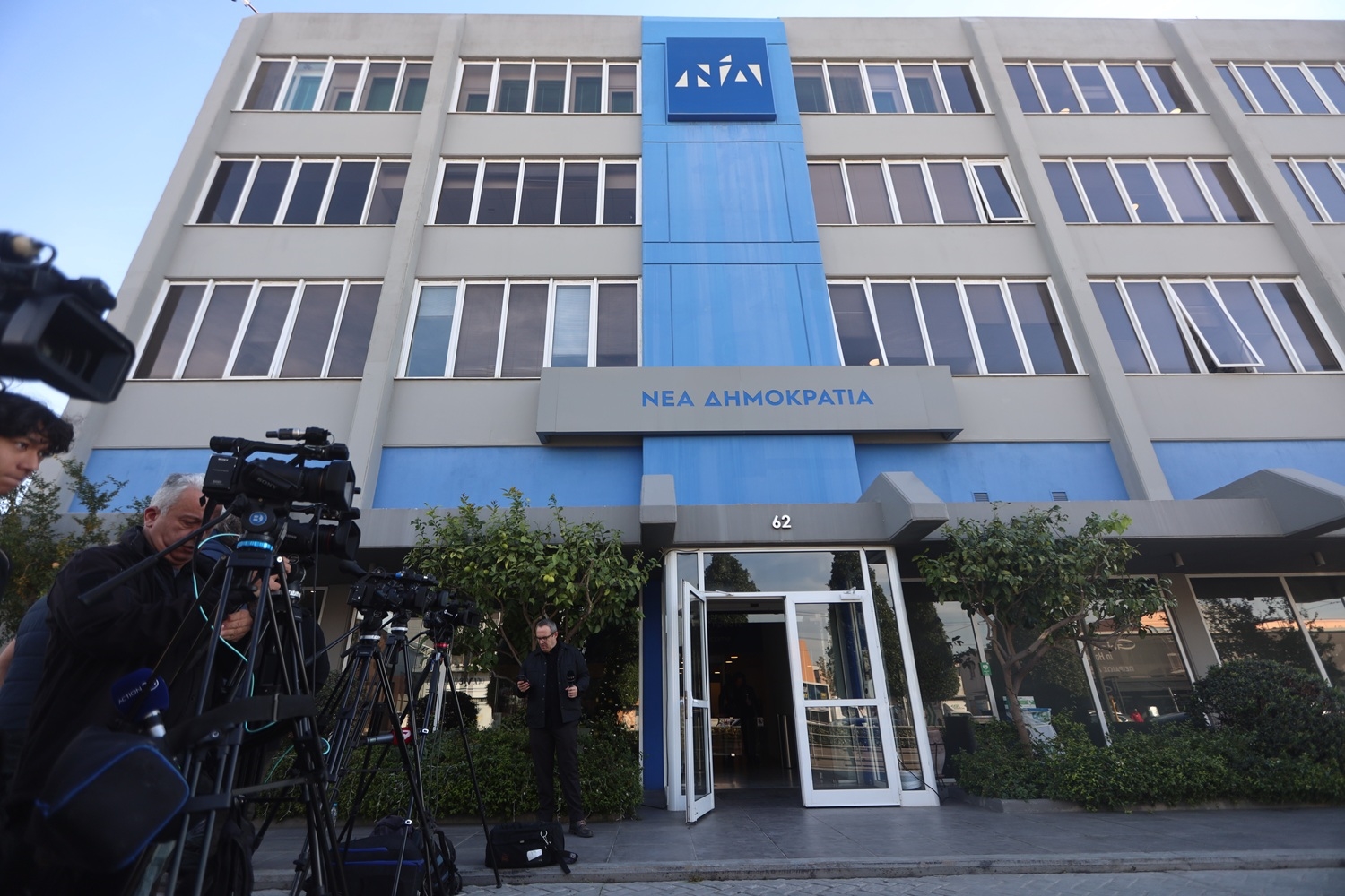 Πηγές ΝΔ: Τα ψέματα έχουν κοντά ποδάρια - Ο ΣΥΡΙΖΑ καταγγέλλει όσα ...