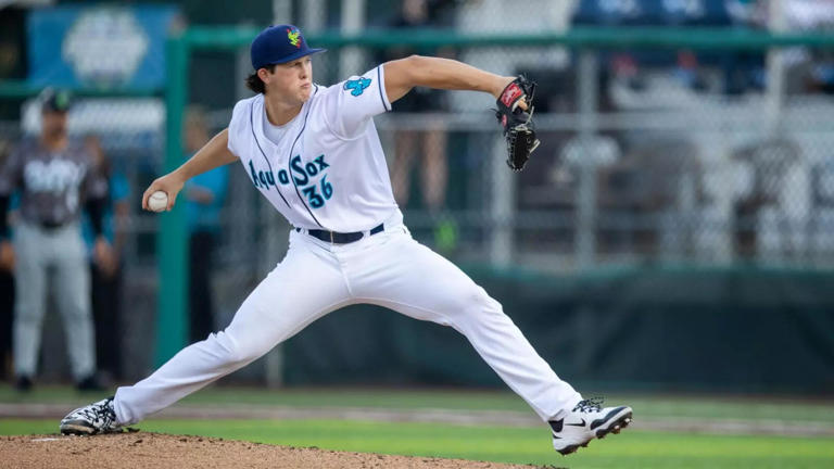 2025 Red Sox MLB mock draft: Boston loads up on pitching and power in 8 ...