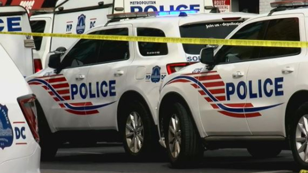 2 women stabbed inside northeast DC apartment, investigation underway