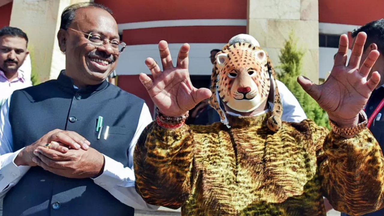‘Leopard’ in Maharashtra assembly: MLA dons costume to highlight surge ...