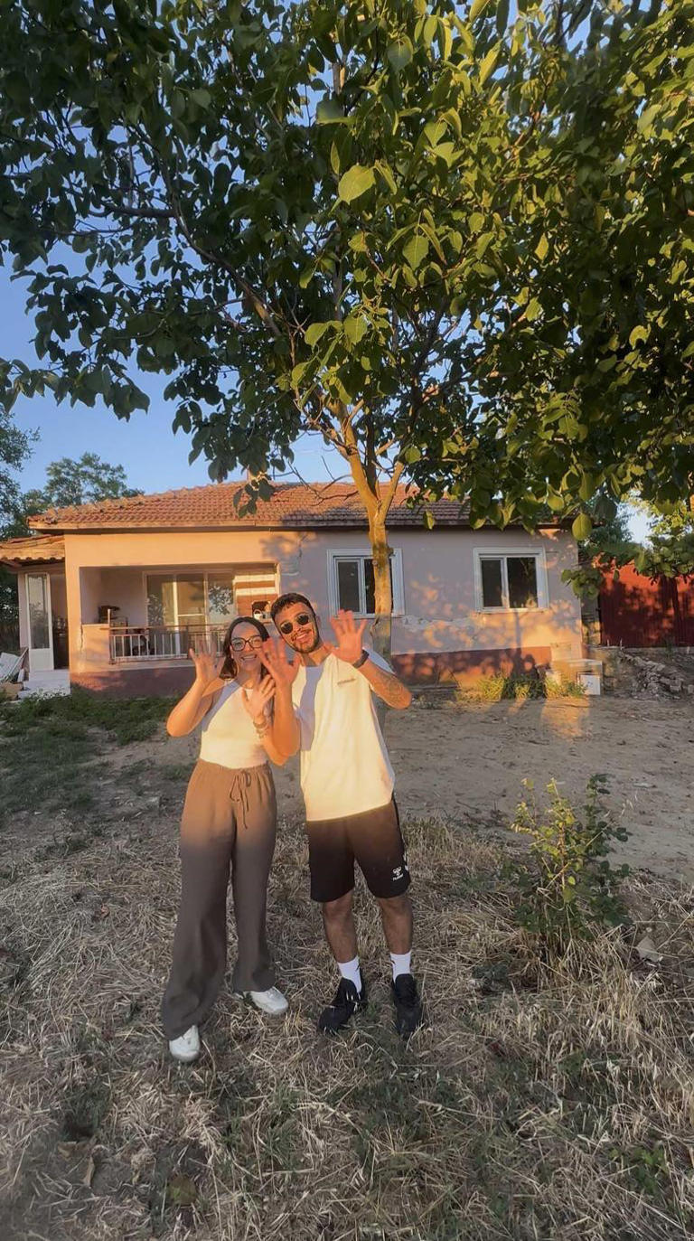 Terk edilmiş 50 yıllık köy evine göç ettiler! ‘Buradan bir şey olmaz ...