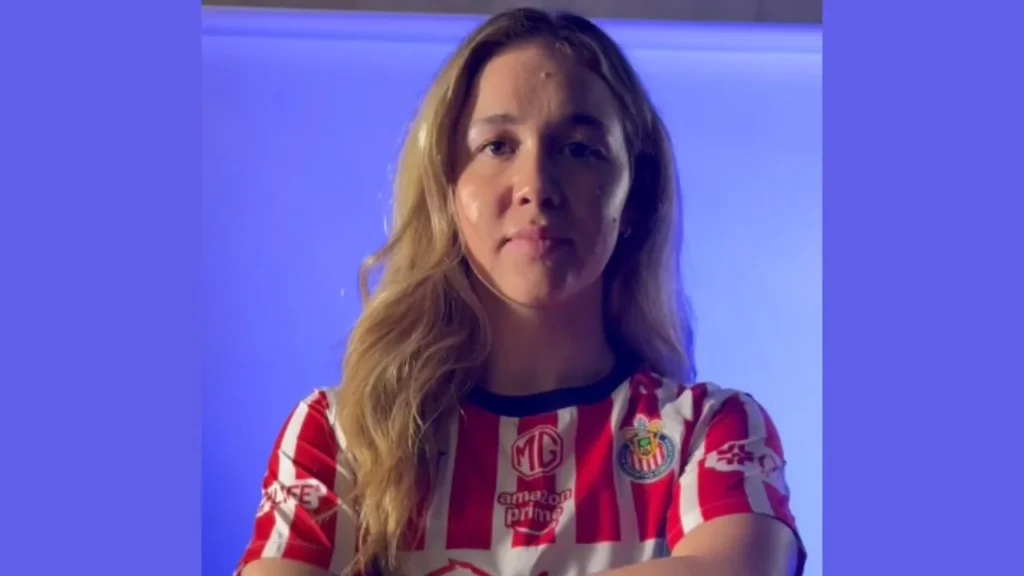 Chivas presenta de forma oficial a Mayra Pelayo