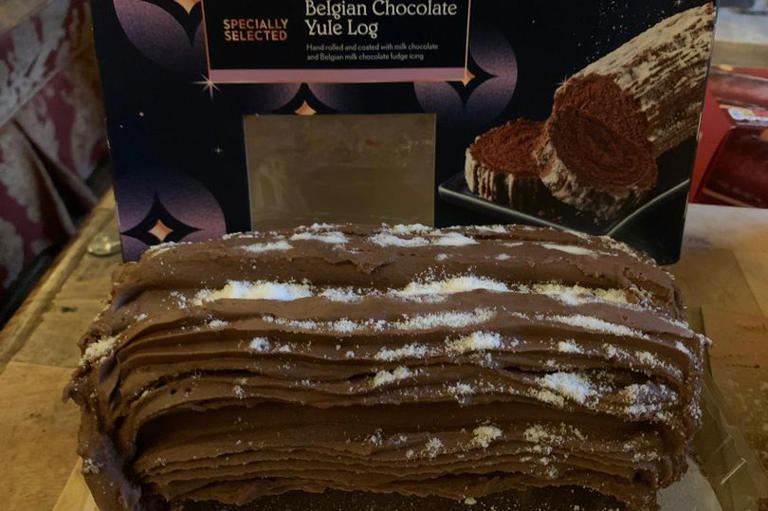 Which supermarket sells the best value mince pies, stollen, Christmas ...