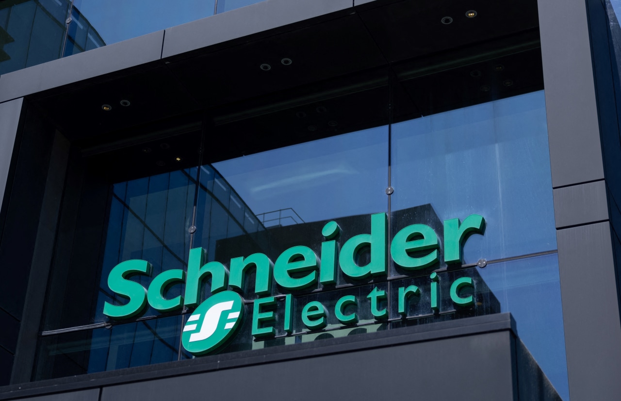 Schneider Electric expands revenue target, plans buyback program