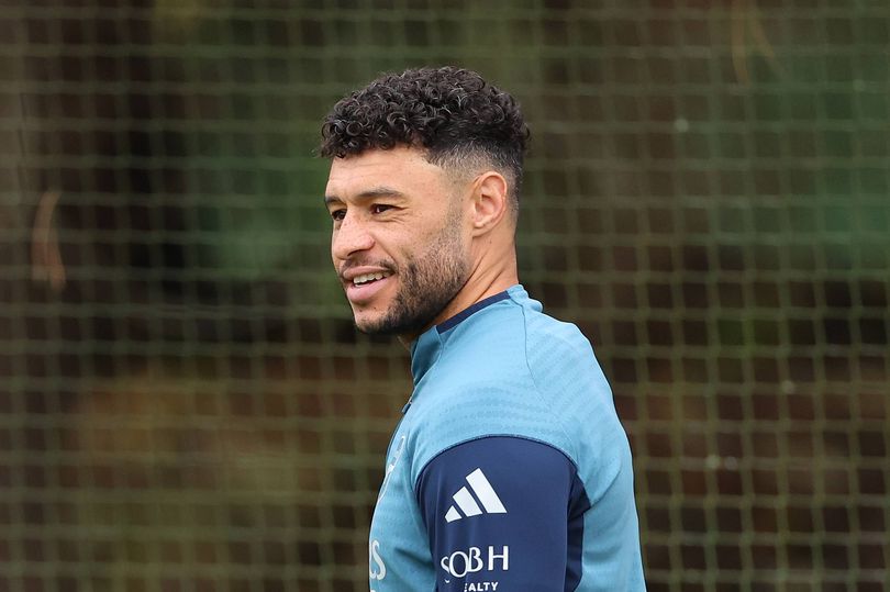 Alex Oxlade-Chamberlain training with Arsenal U-21s as he eyes January return