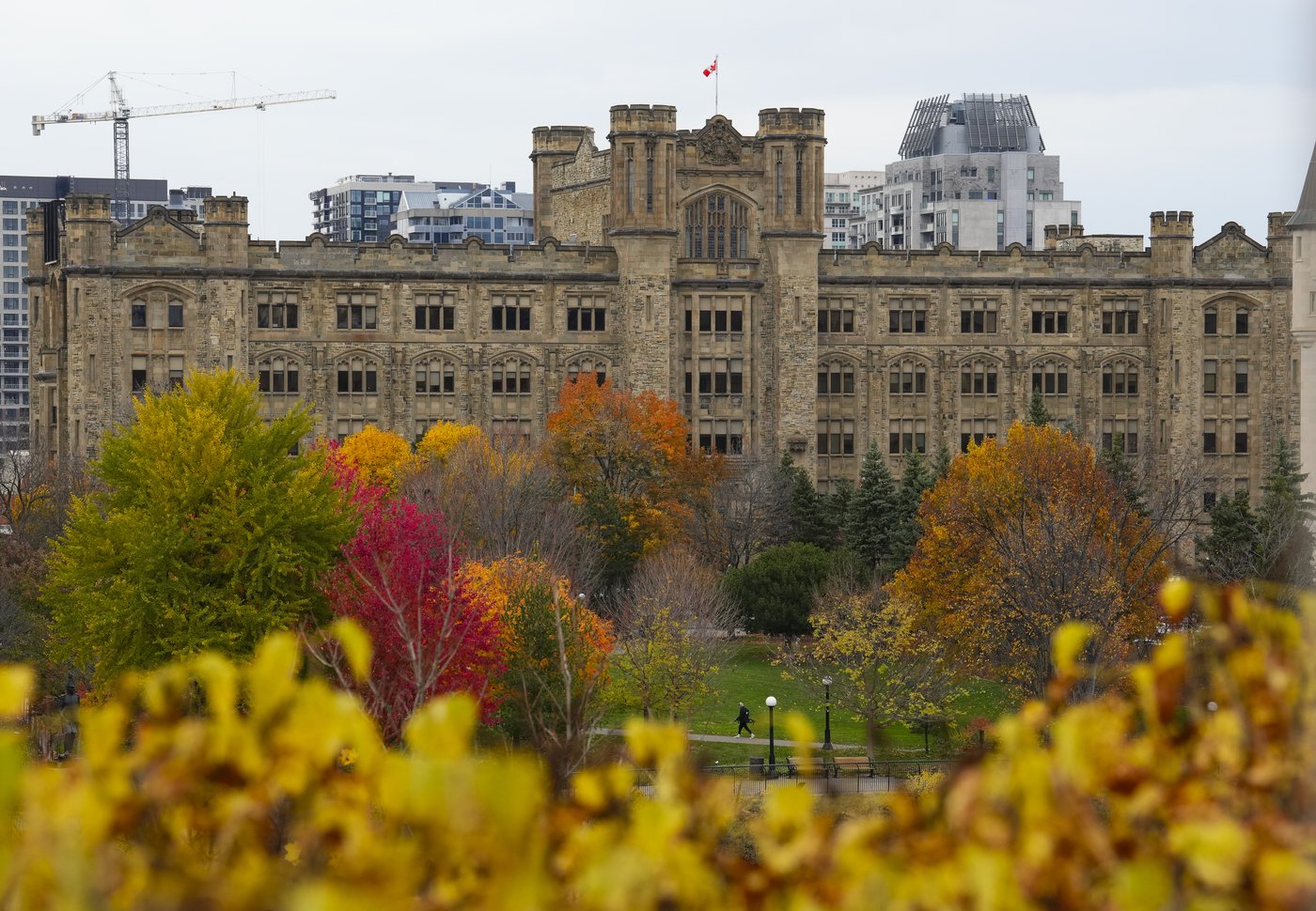 CRA aiming to hire 1,700 call centre staff ahead of busy tax season