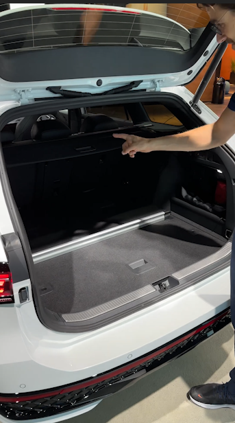 Is this the smartest boot cover in the Passat?