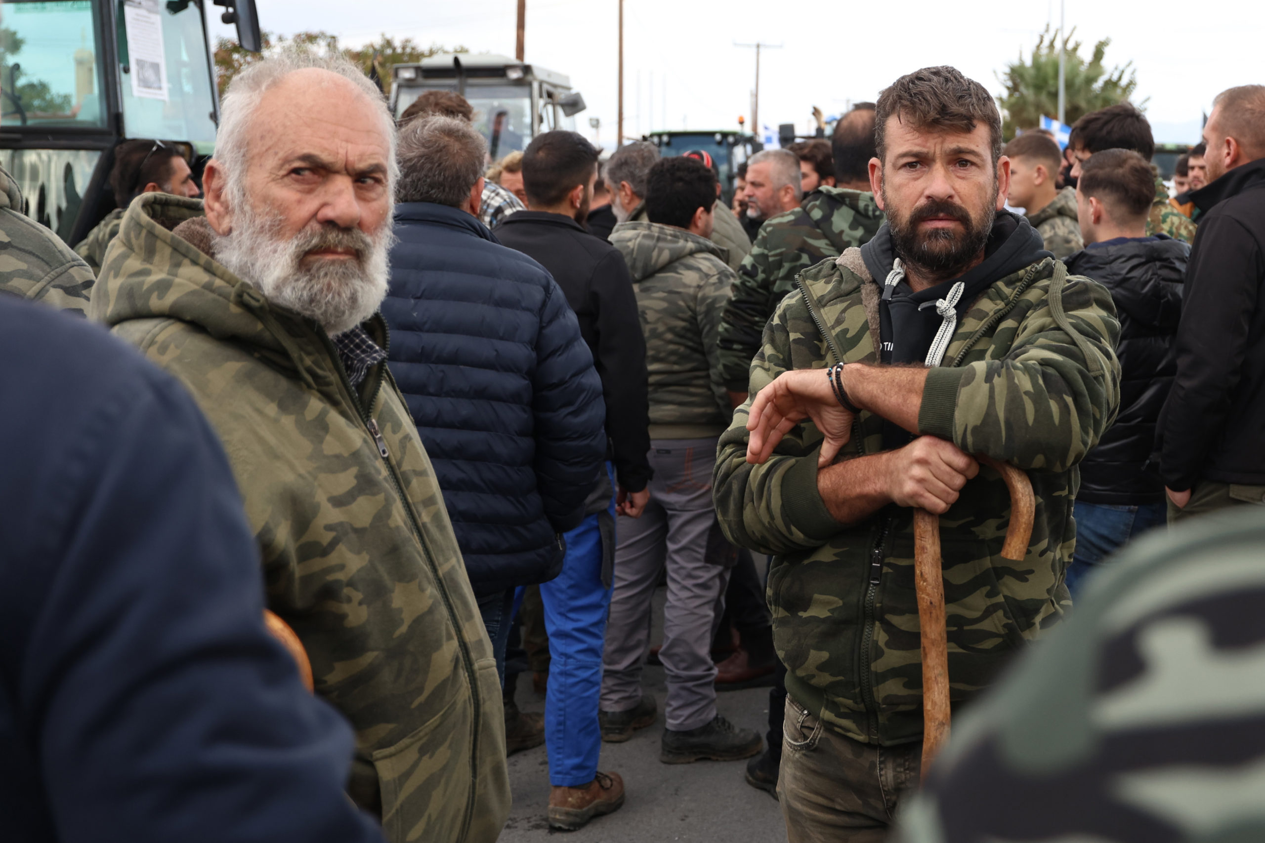 Οι Κρητικοί αγρότες στην Αθήνα: Συνάντηση με Χατζηδάκη και Τσιάρα ...