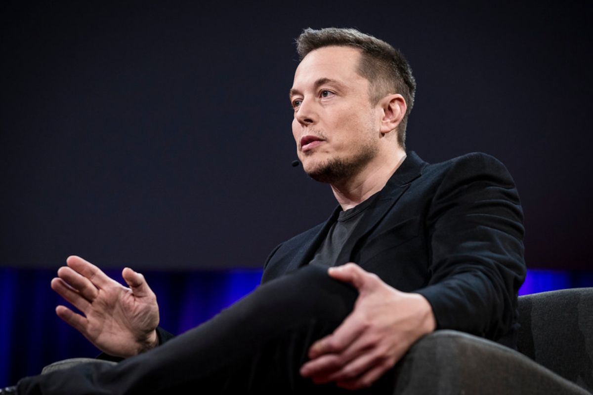 Elon Musk becomes the first person ever worth $700 billion