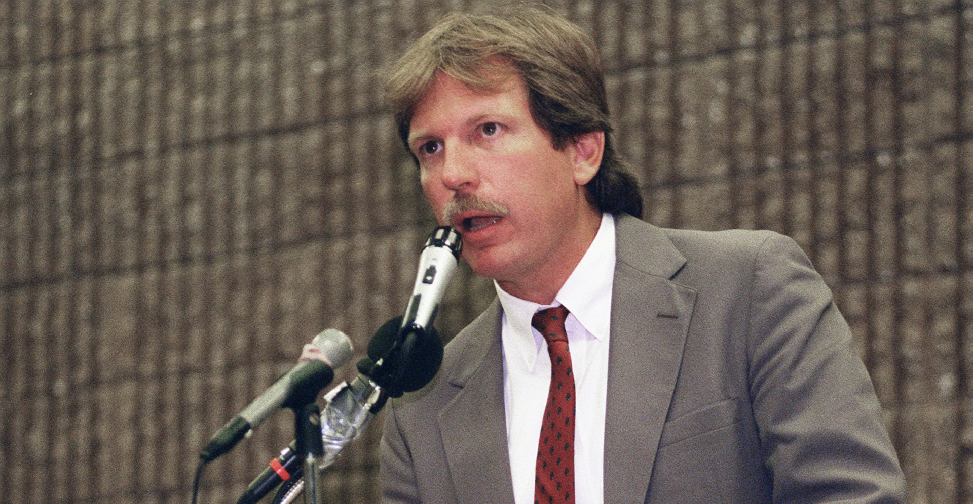 The tragic story of Gary Webb, the reporter who exposed the CIA