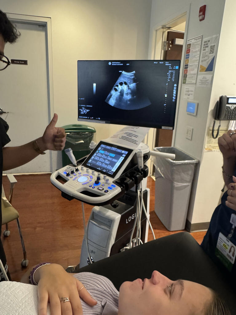 Class demonstration uncovers dangerously large kidney stone in medical ...