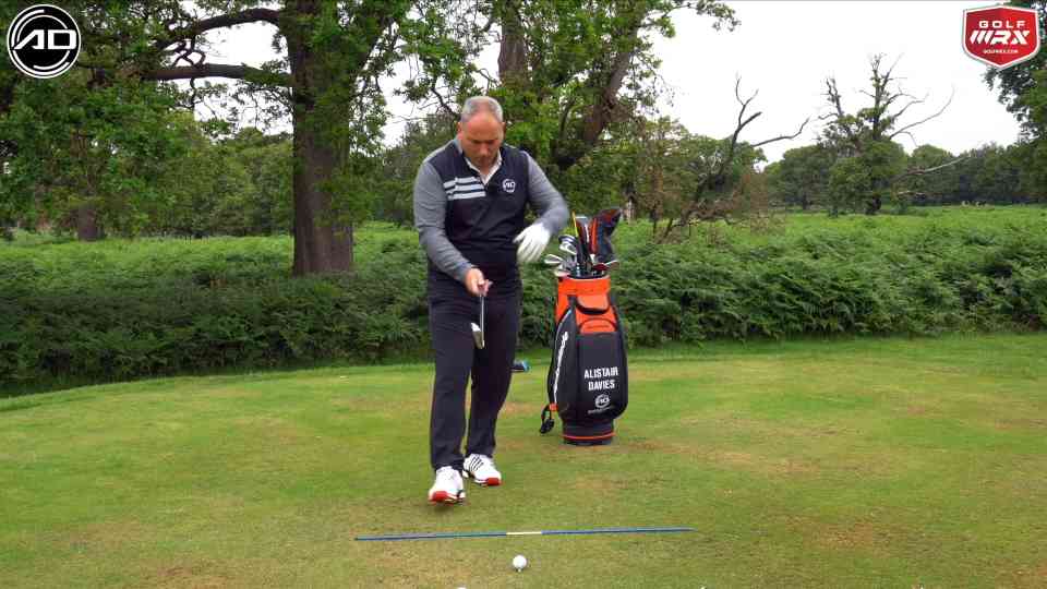 Trail wrist keys in the golf swing