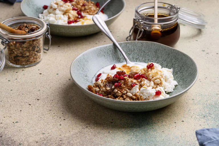 I'm a doctor - people who consistently live longer eat these 8 nutrient ...