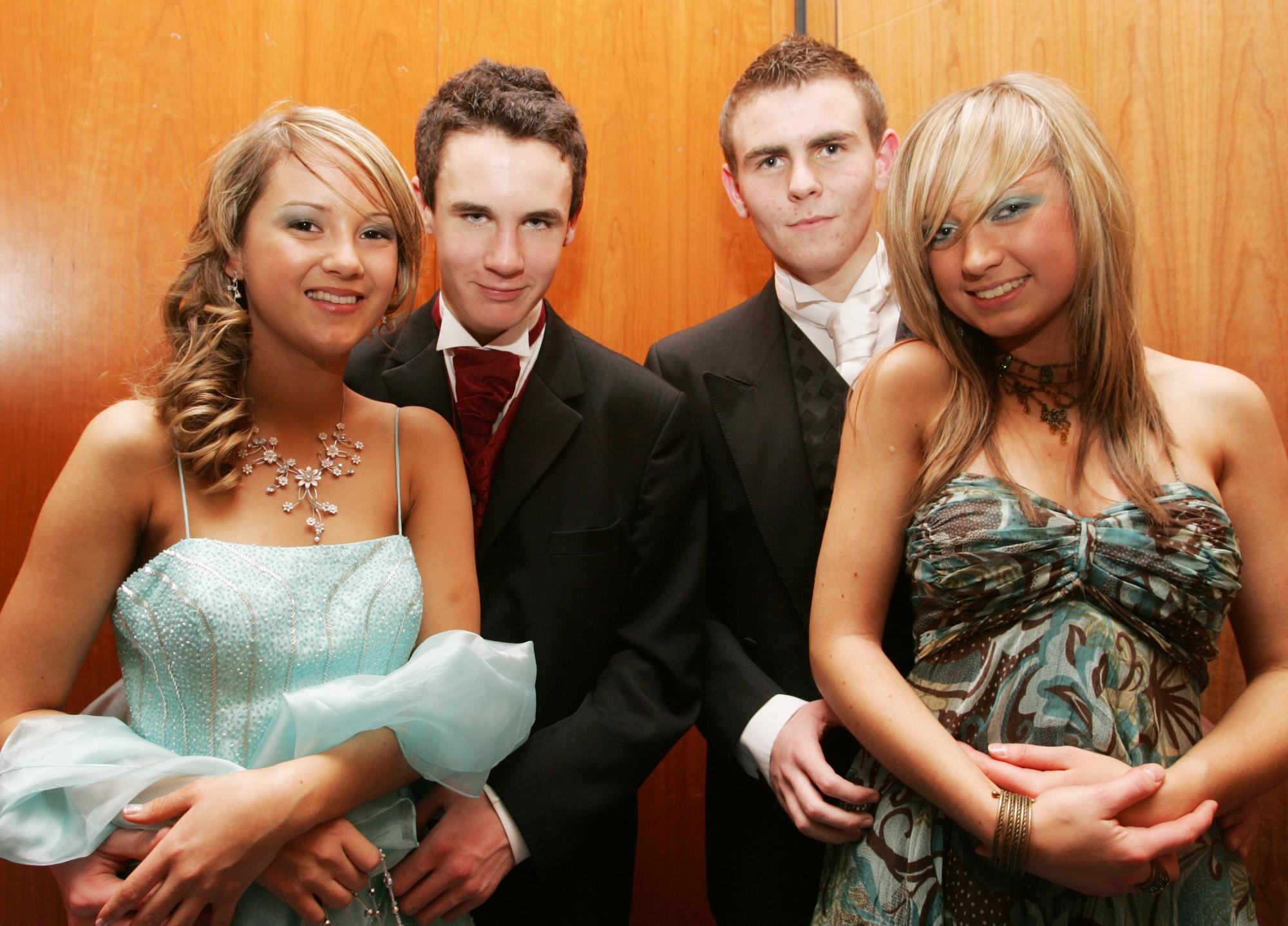 12 fabulous photographs from the Lumen Christi College formal in Derry 2005