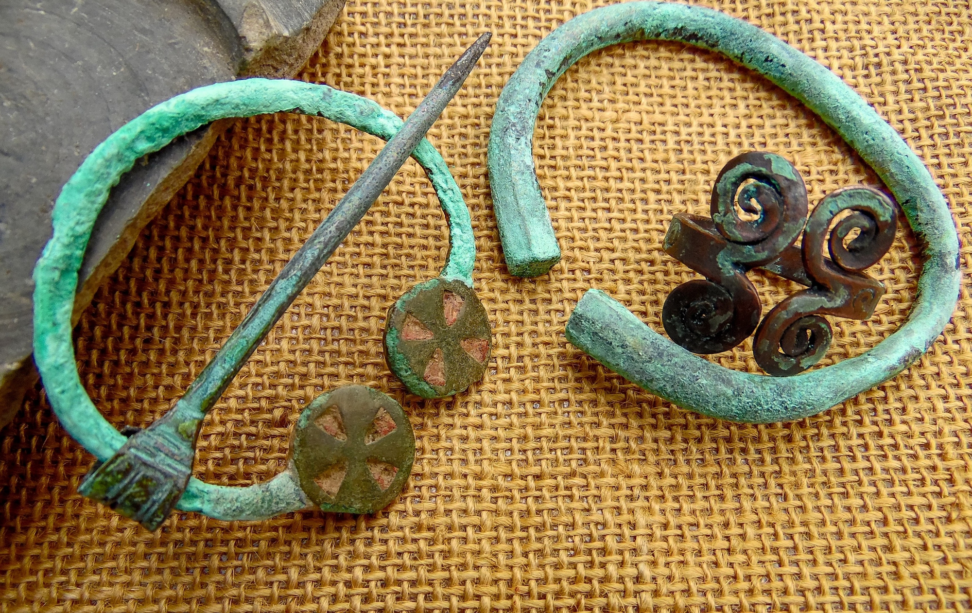 Hidden meanings in ancient jewelry