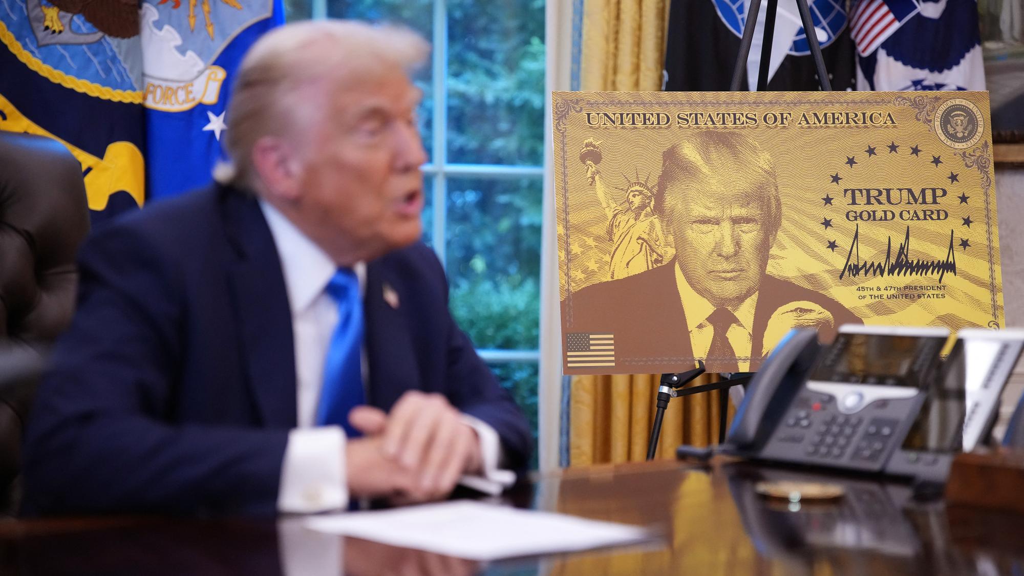 Donald Trump a lancé sa « Gold Card » pour immigrer légalement aux ...