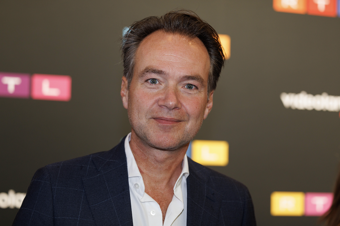 RTL Nieuws-presentator Antoin Peeters geeft update over afwezigheid ...