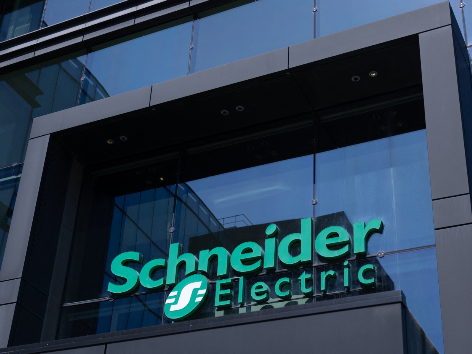 Schneider Electric legt Aktienrückkaufprogramm bis 2030 auf