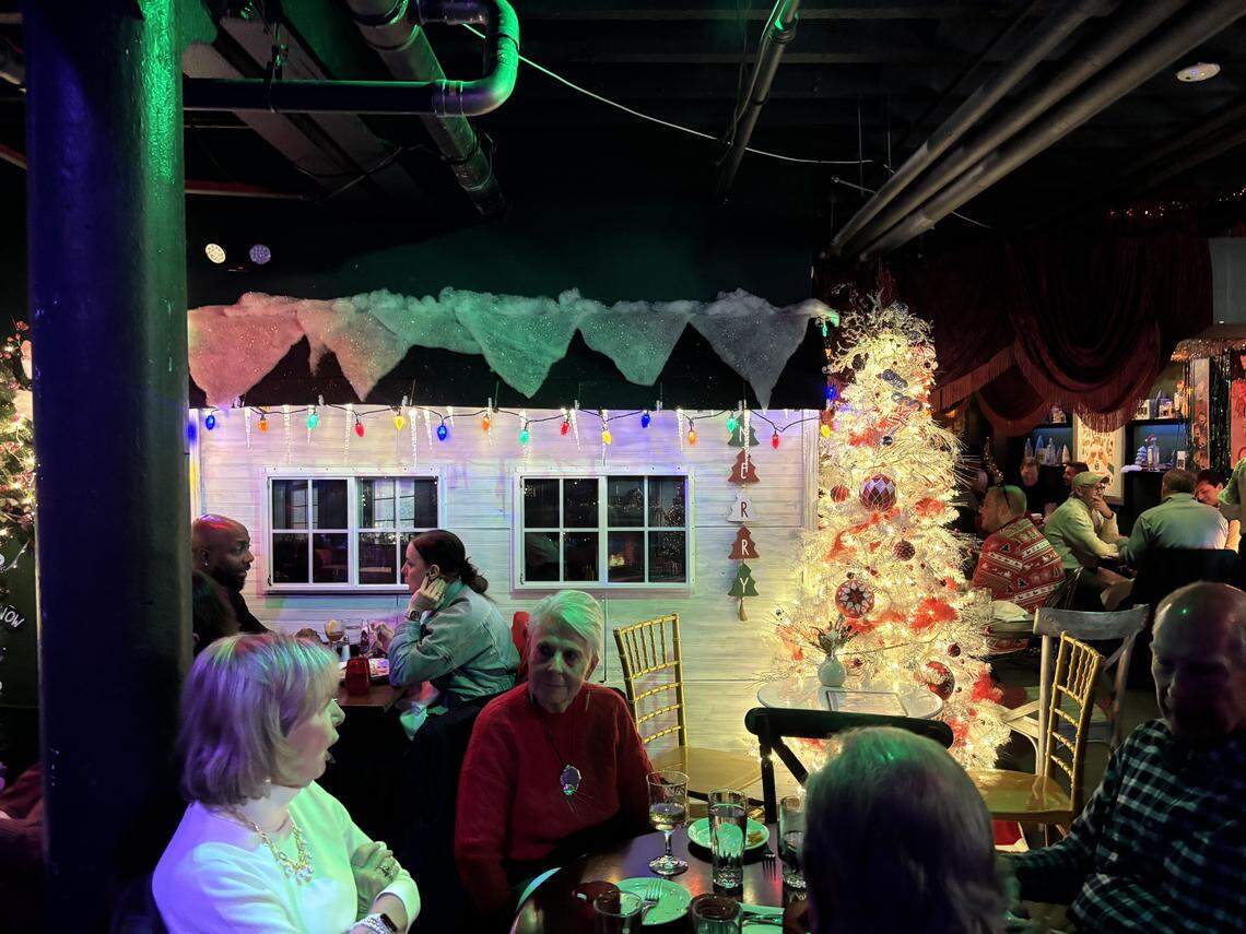 Holiday cocktails, 10-foot Yeti: Inside over-the-top pop-up bar in ...