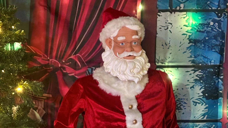 Stolen Santa left by fleeing thief back at hospital