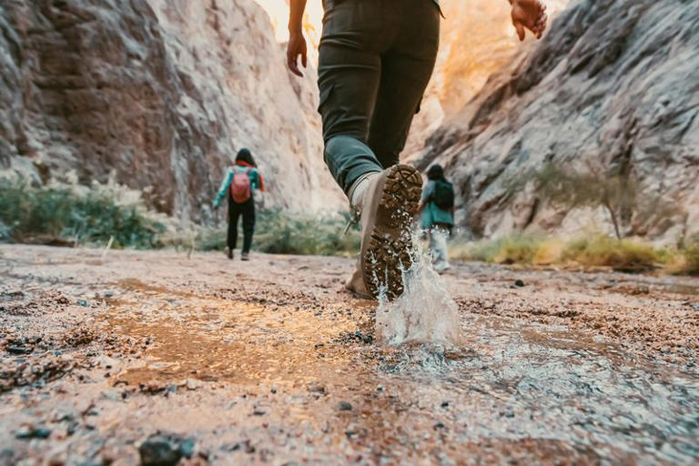 If you walk fast for no reason, psychologists say this about your ...
