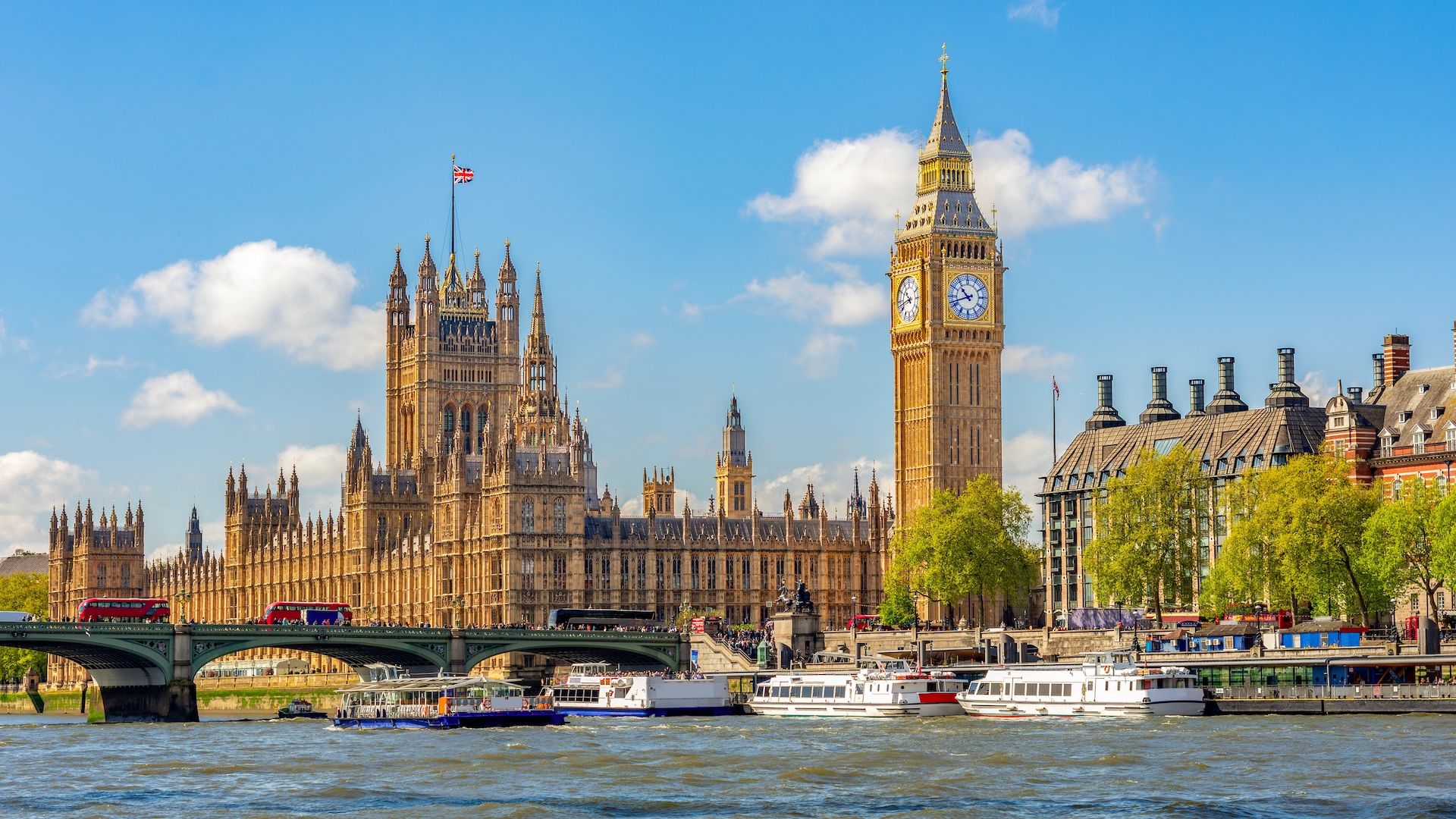 In London, archaeologists have just uncovered a secret chamber beneath ...