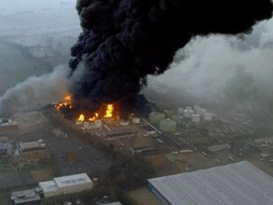 Watch: Footage from devastating Buncefield explosion 20 years after ...