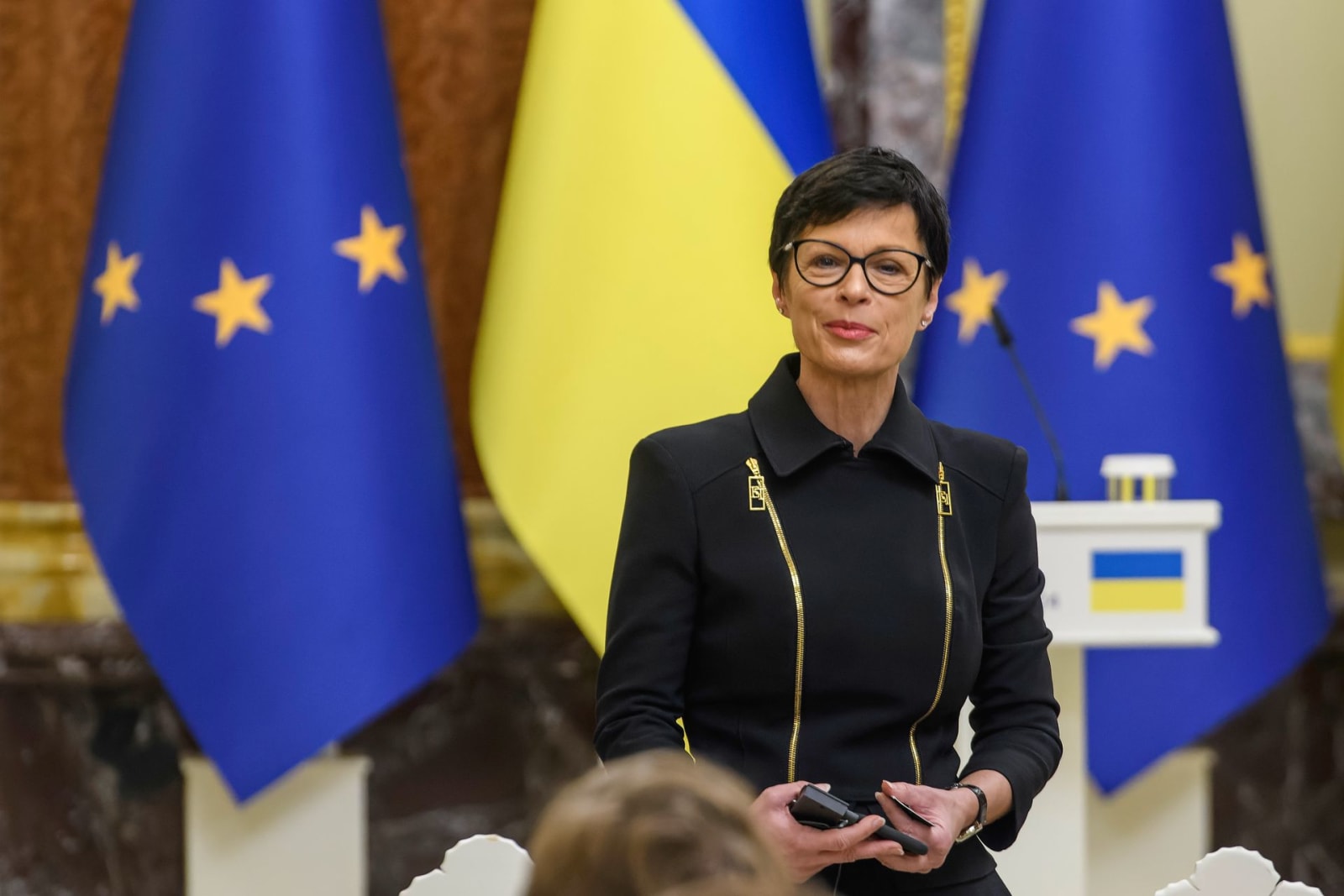 EU, Ukraine announce 10-point plan for fighting graft, boosting ...