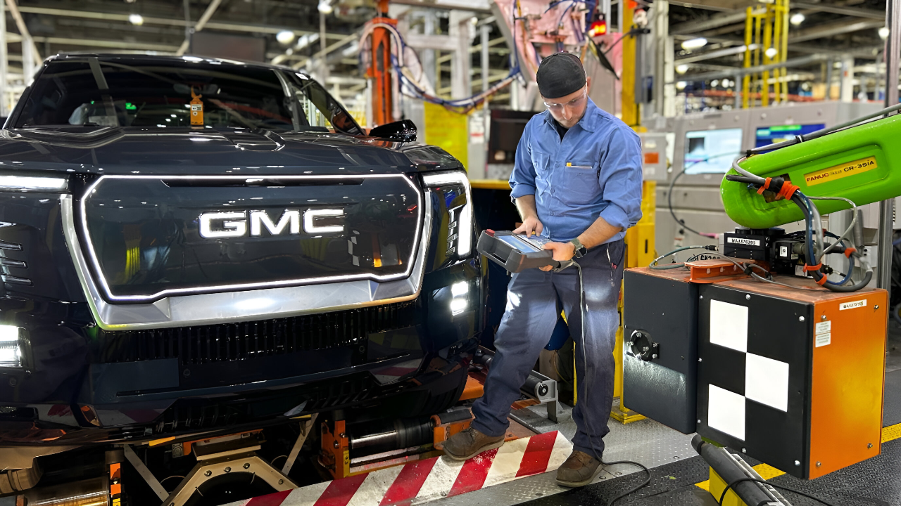 GM idles Midwest EV plants—1,700 workers laid off in largest 2025 reduction