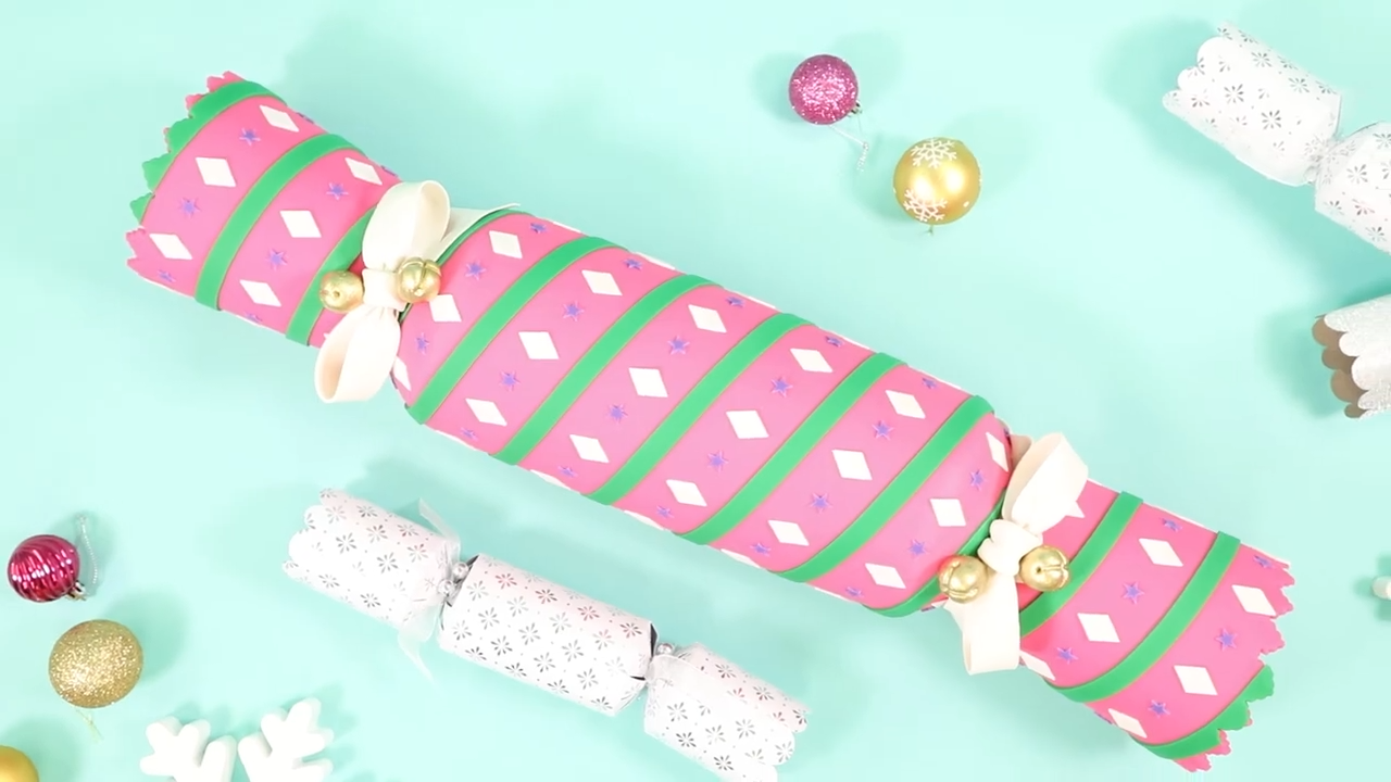 A Christmas cracker cake that pops with holiday cheer