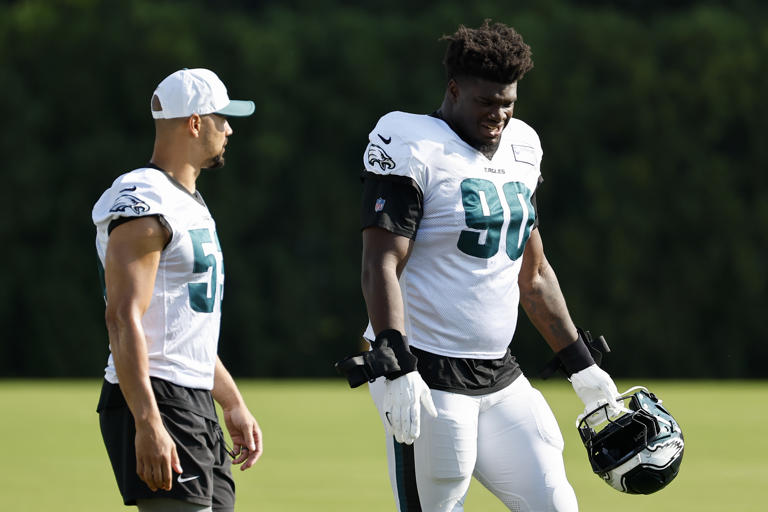 Jordan Davis found his voice and helped stabilize the Eagles’ defensive ...